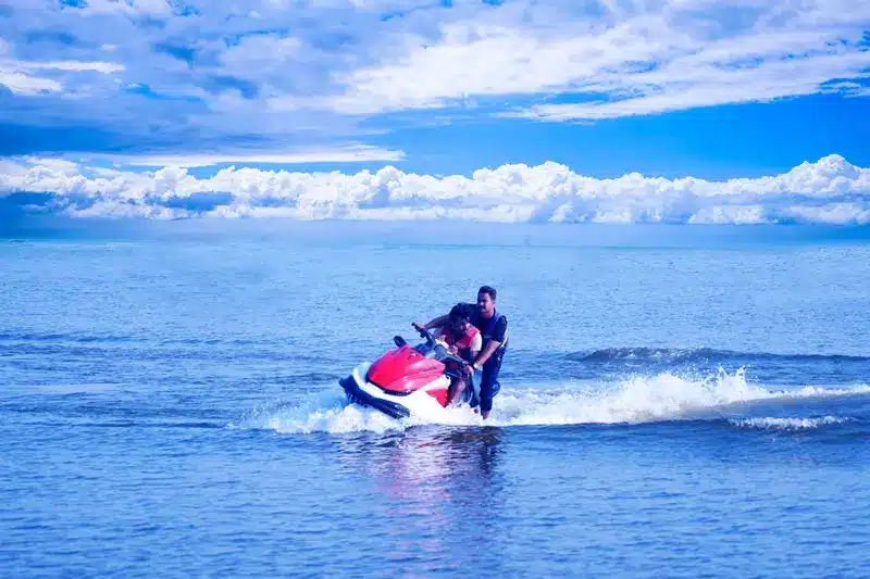 Enjoy Thrilling Jet Ski Rides| Entartica SeaWorld